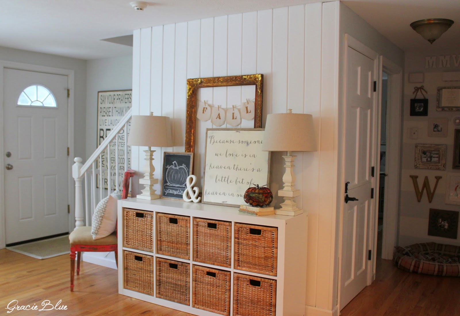 Gracie Blue : Simple Fall Vignette {Fall Home Tour Sneak Peak}