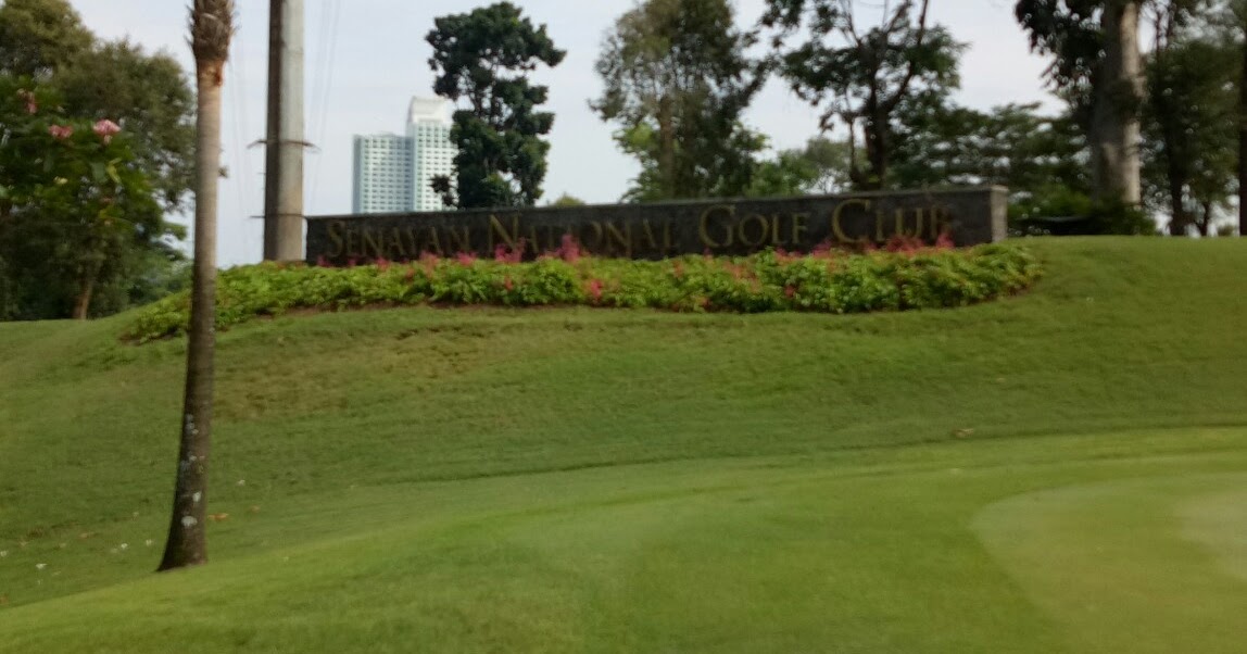 Merumput Di Senayan National Golf Club | Puput Se