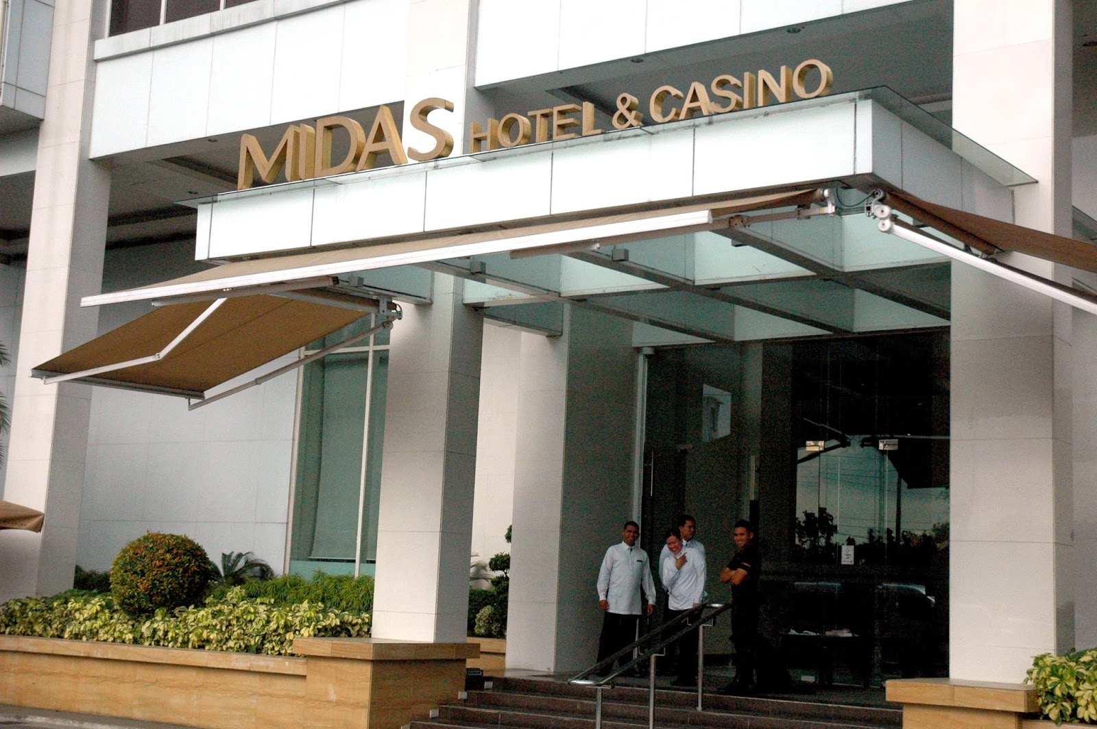 DUDE FOR FOOD: Midas Hotel & Casino: Something New at Every Turn