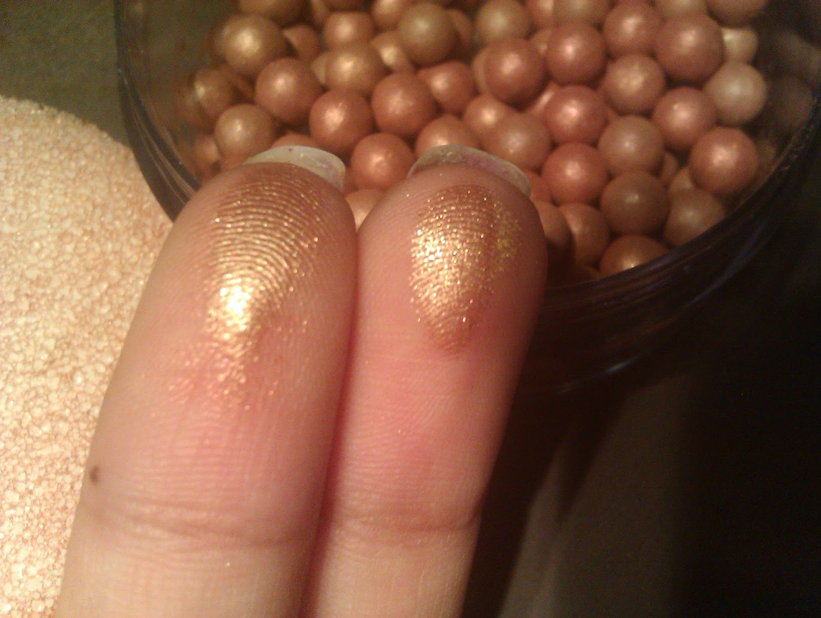 The Beauty Blog: THE BODY SHOP BRUSH ON Beads