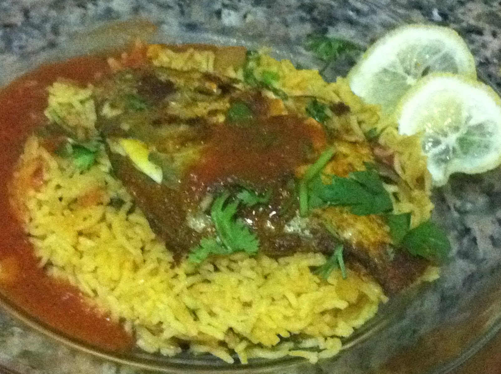 FISH MAJBOOS WITH TOMATO DAKKOUS ( Fried Fish with Flavorful rice and ...