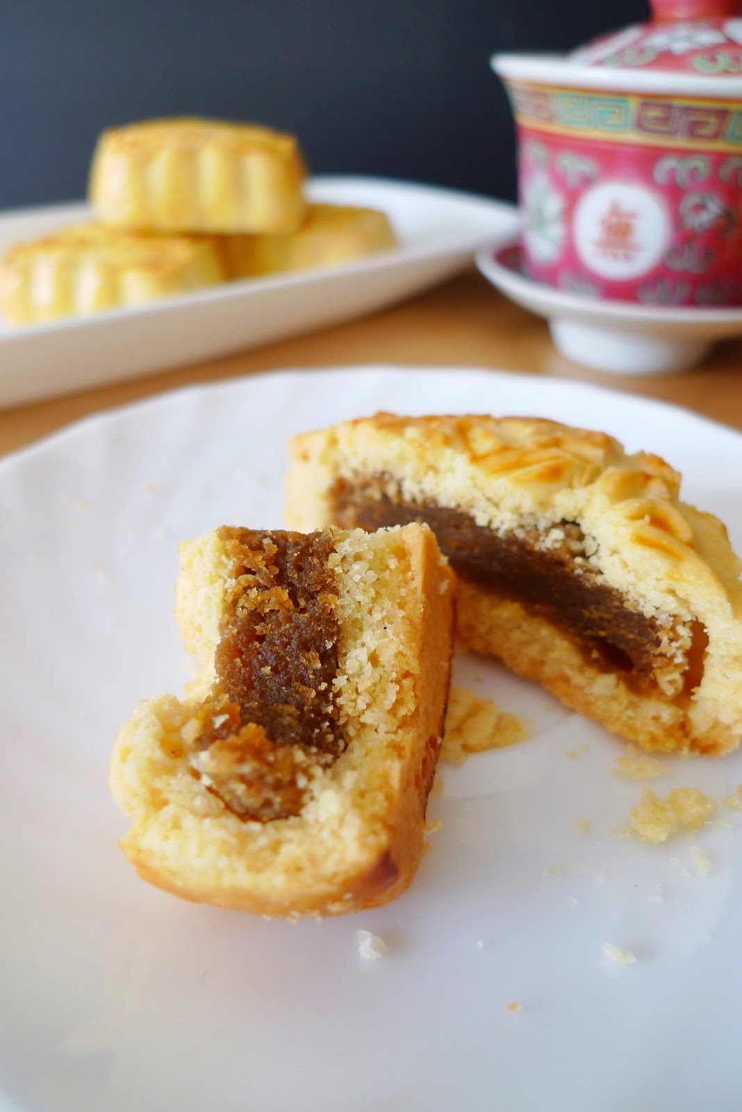 Minty's Kitchen: Crispy Coffee-Custard Mooncakes