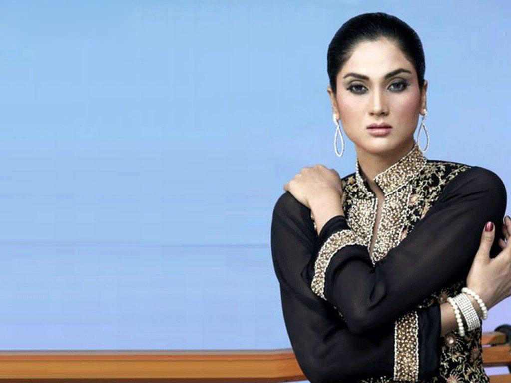 Pakistan Model | Fiza Ali | Fashion