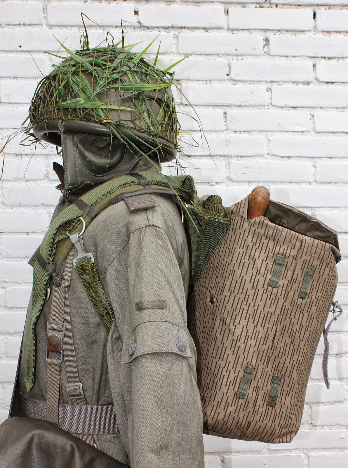 DDR Spezialeinheiten Felddienstuniformen und Ausrüstung ...