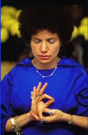 Cosmo-CoDe: Elizabeth Clare Prophet - ( New Age ) Religious Leader ...