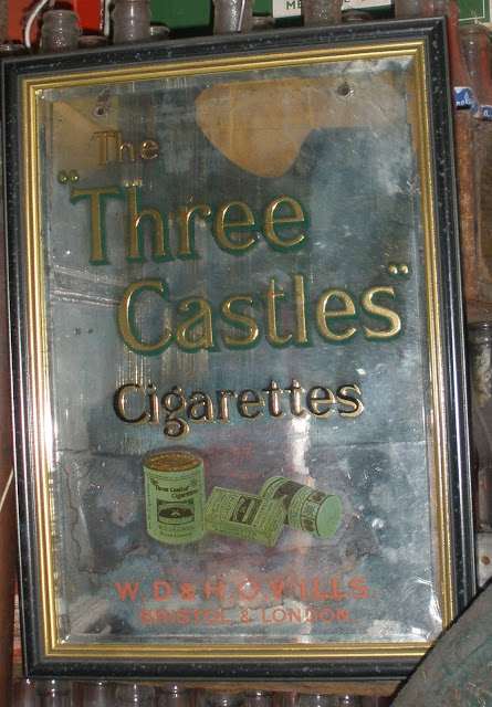 Sentuhan Malaya: The Three Castles Cigarettes