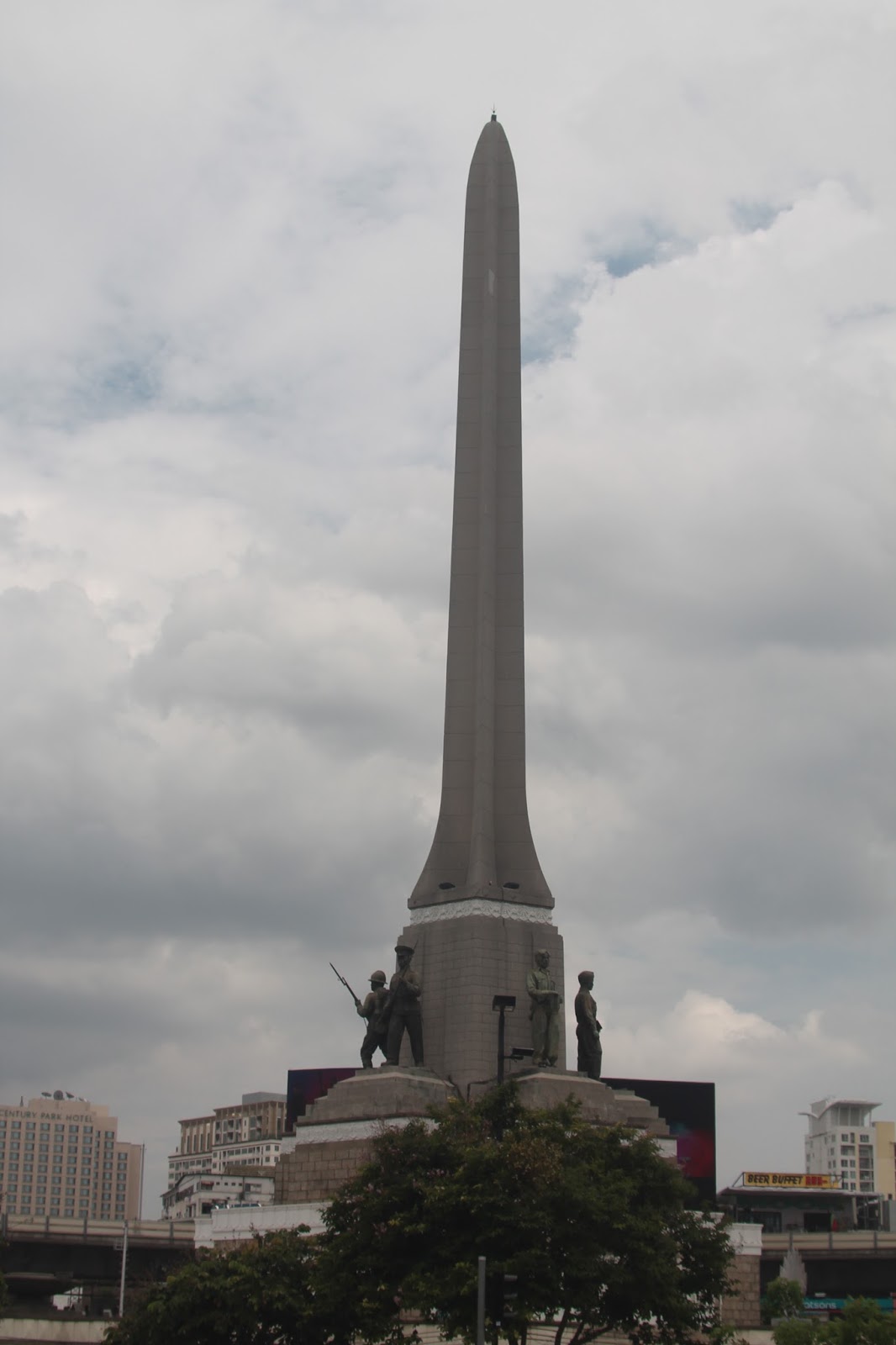 Things to do (closed): Victory Monument