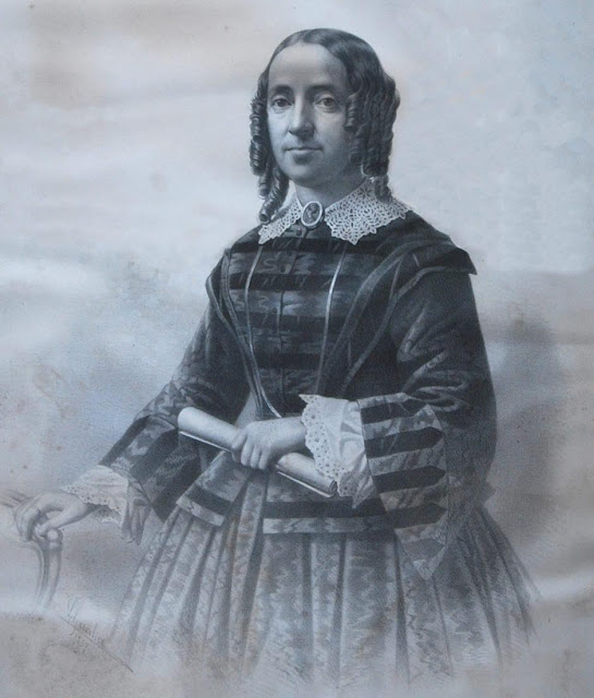 In Your Face Women: August 2012