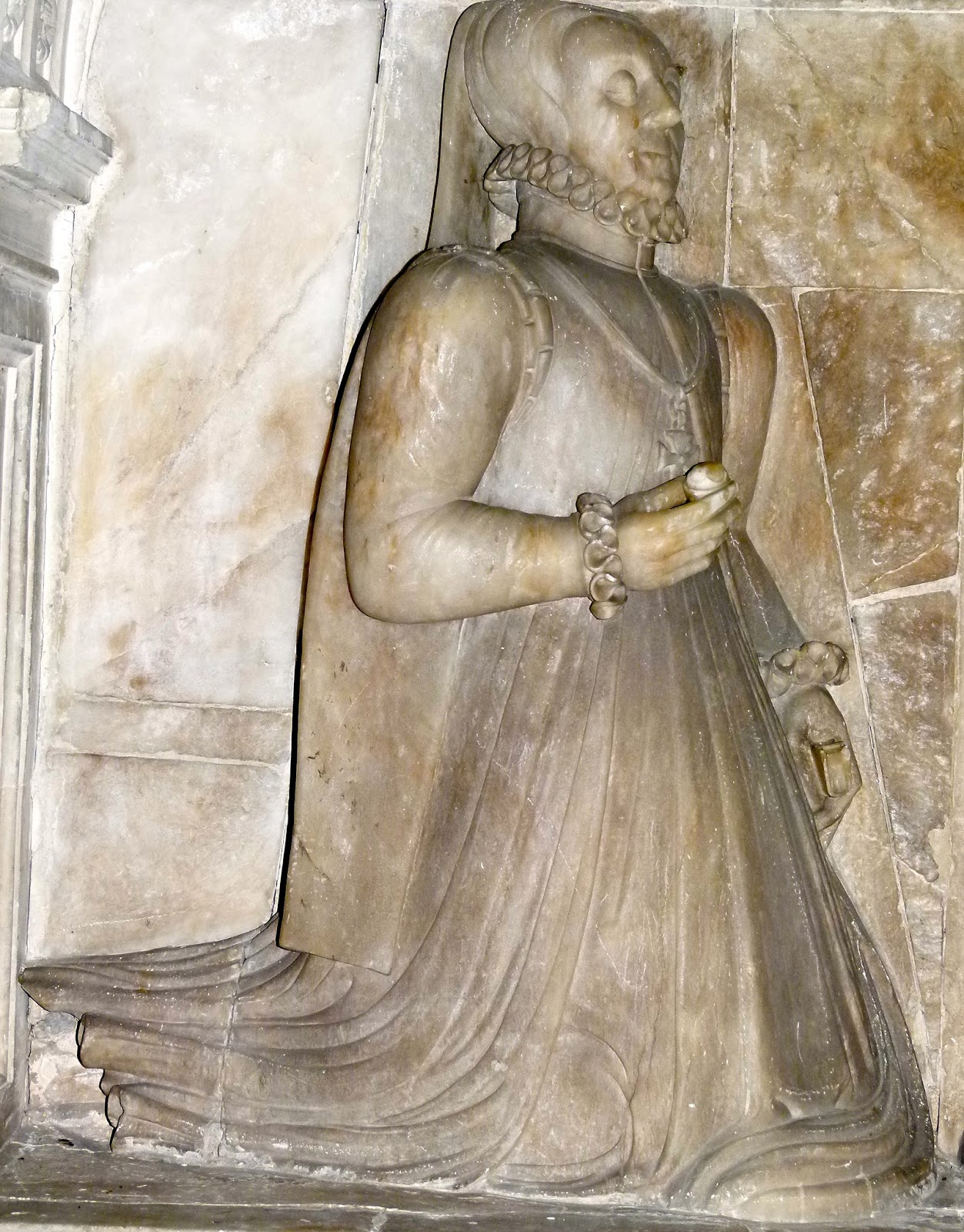 The Mowdog On The Road...: BLANCHE PARRY, BACTON CHURCH & THE ALTAR ...