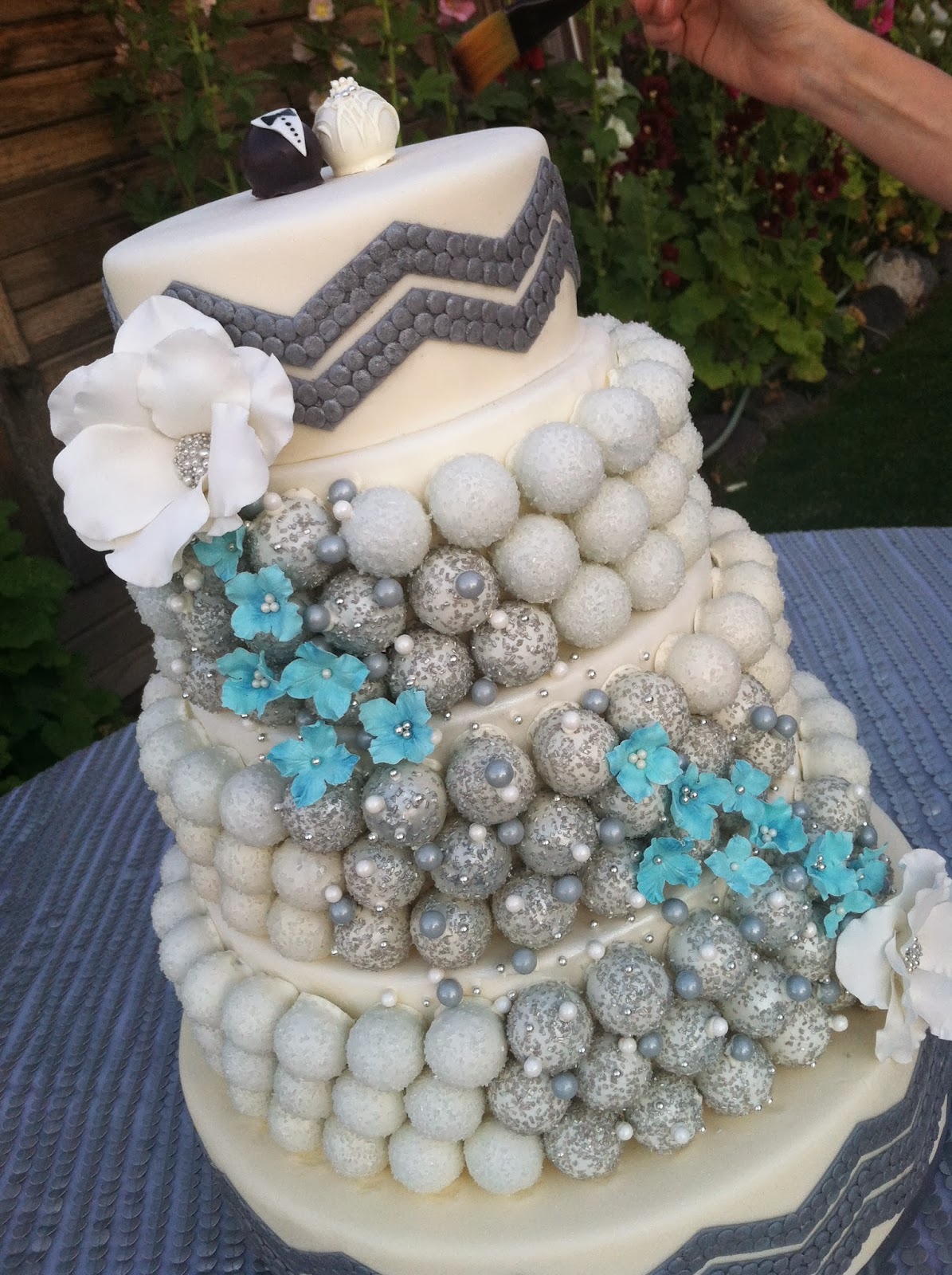 the cake ballers: ballers dig weddings with balls...or cake ball cakes ...