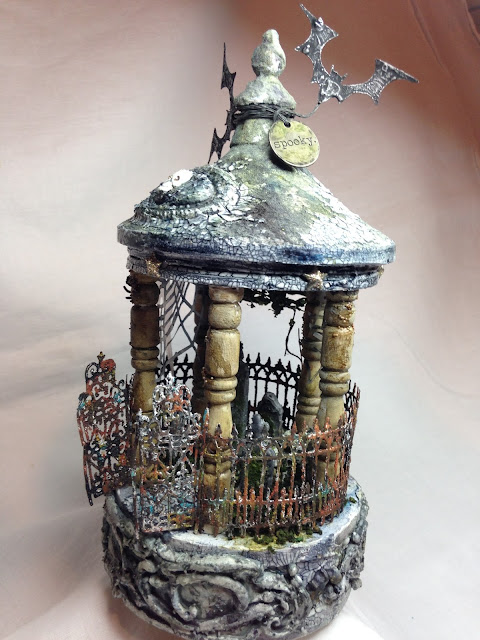 sarascloset: Spooky Graveyard for Frilly and Funkie - 'Tis Near Halloween!