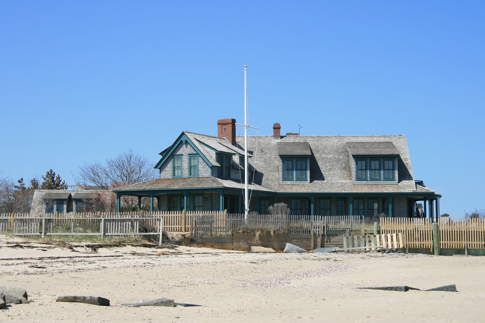 The Travels of a Quilter: Nantucket architecture