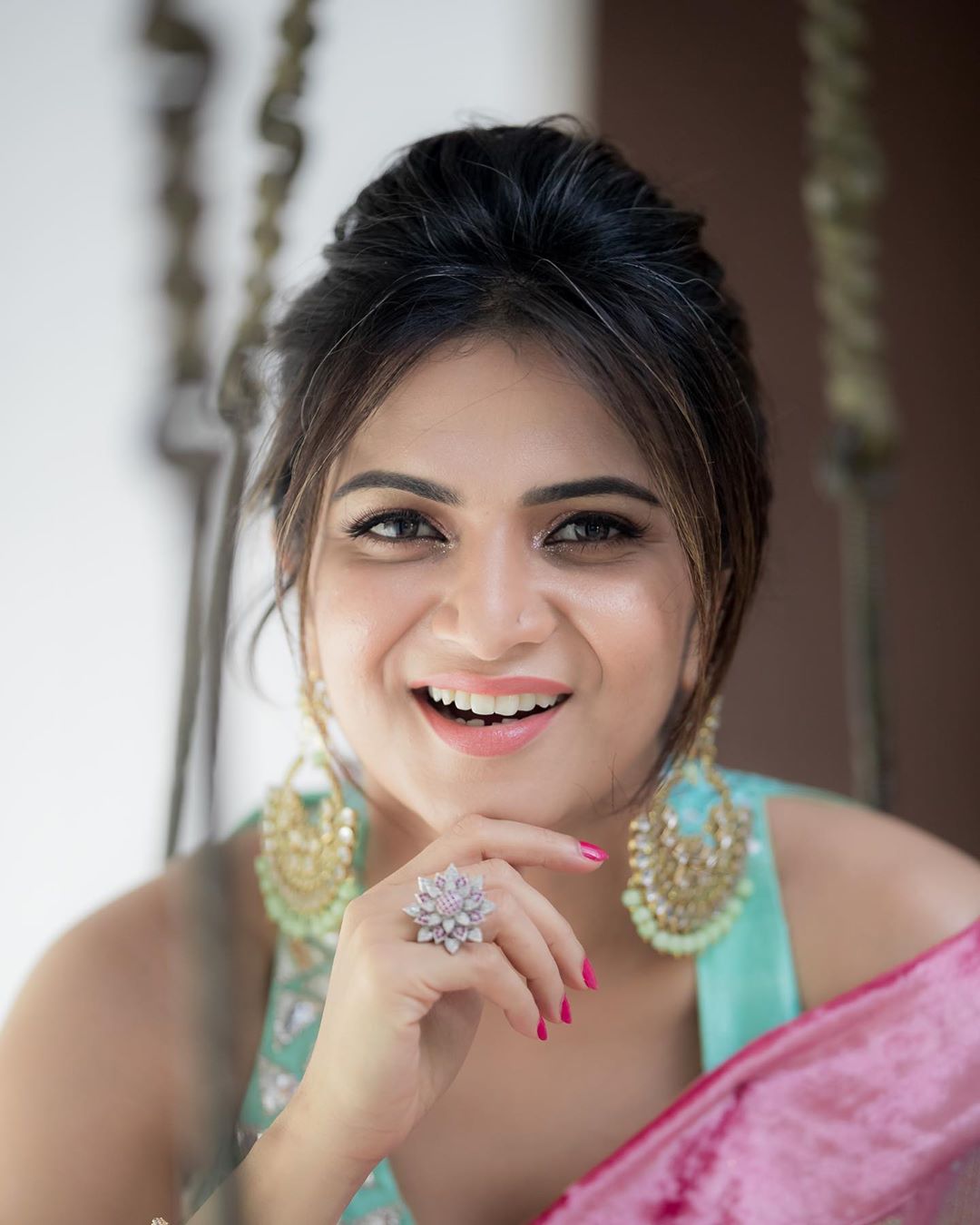 Anchor Dhivya Dharshini Latest Photoshoot Stills.