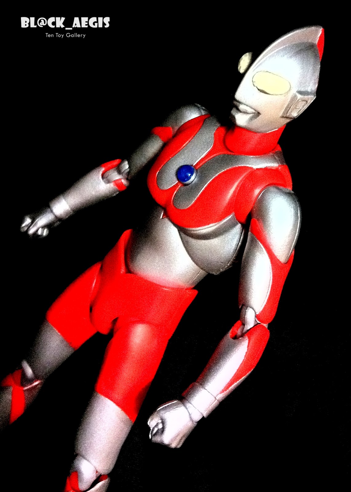 Ten Toy Gallery: Review: Ultra-Act Ultraman (Hayata)