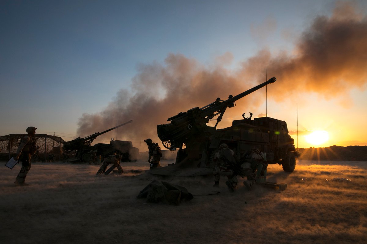 Asian Defence News: French soldiers fire a Caesar 155mm SPH in support ...