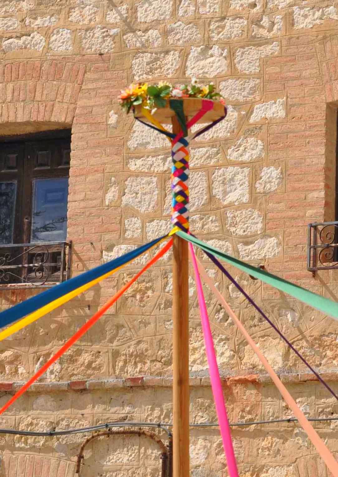 CORROBLA DE BAILES TRADICIONALES: CHARRASCHÁS Y TACALACATÁ