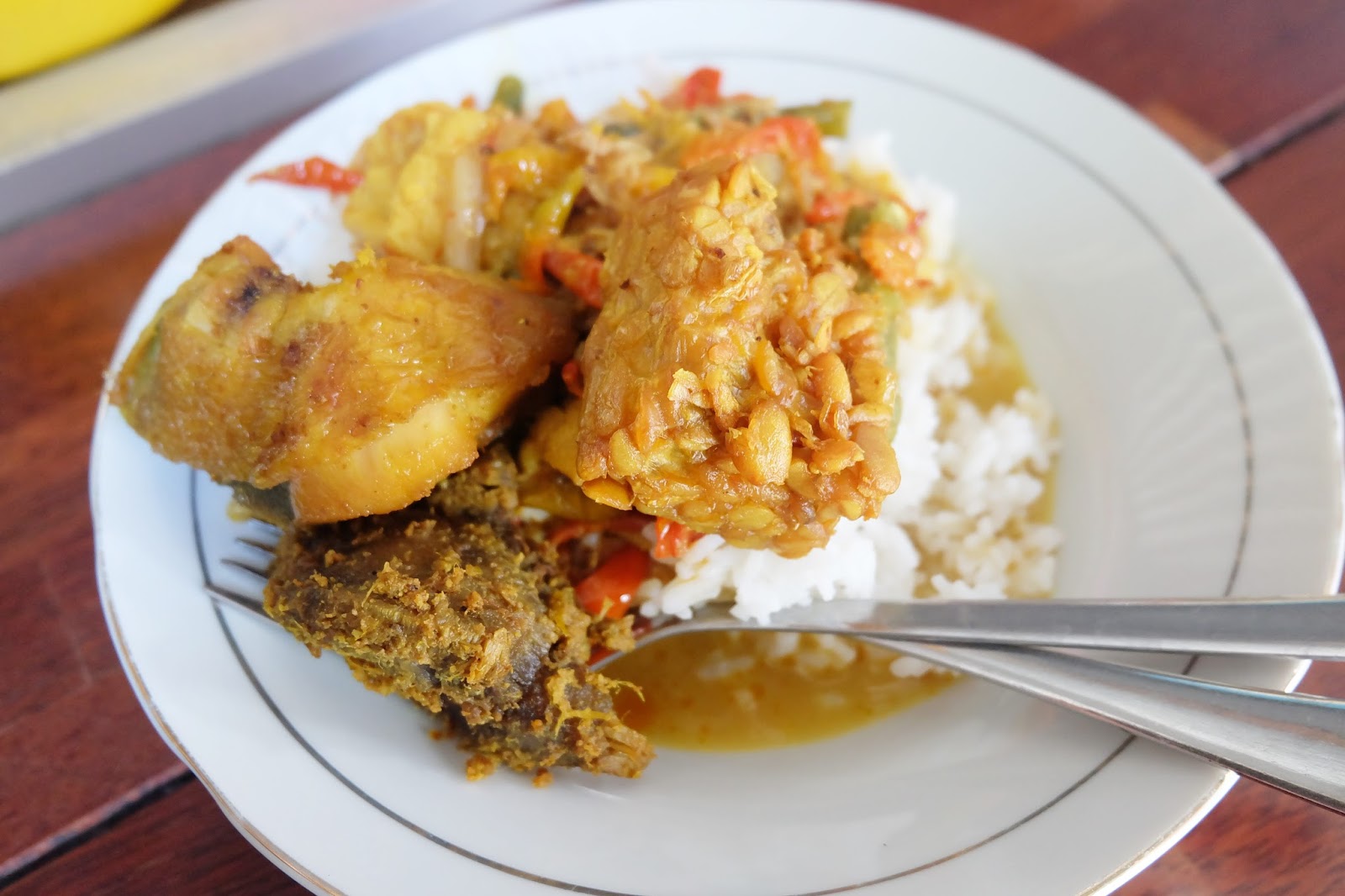Cerita Kenanga: Warung Pak Ghofar, Tempat Kuliner Bagi Kamu Pencinta Pedas