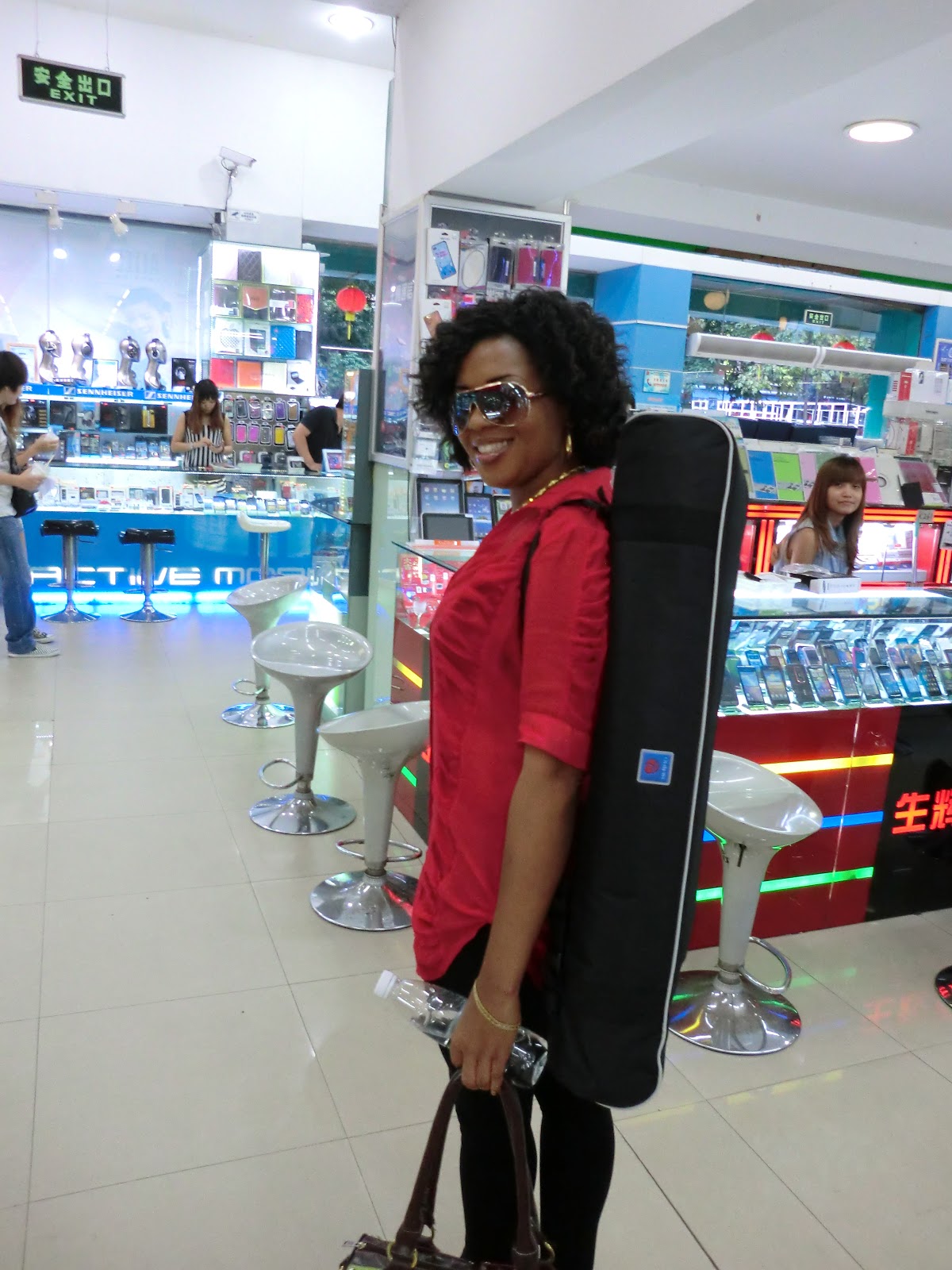 MAINDA SMALL BABY: JENNIFER KYAKA (ODAMA) KUSHUKA NA VIFAA VIPYA VYA MOVIE