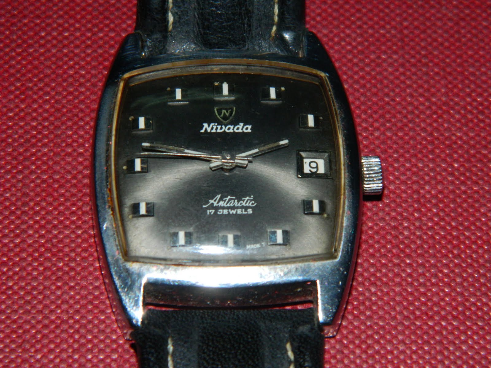 barang vintage : nivada ( SOLD )