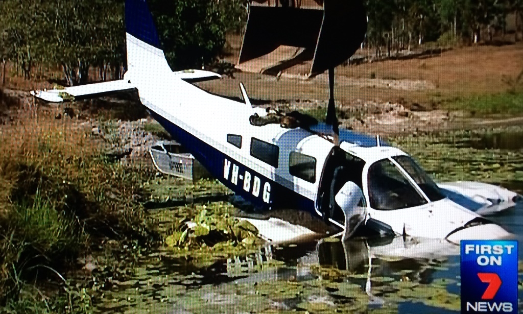 Central Queensland Plane Spotting: Piper PA-32-300 Cherokee 6 VH-BDG ...