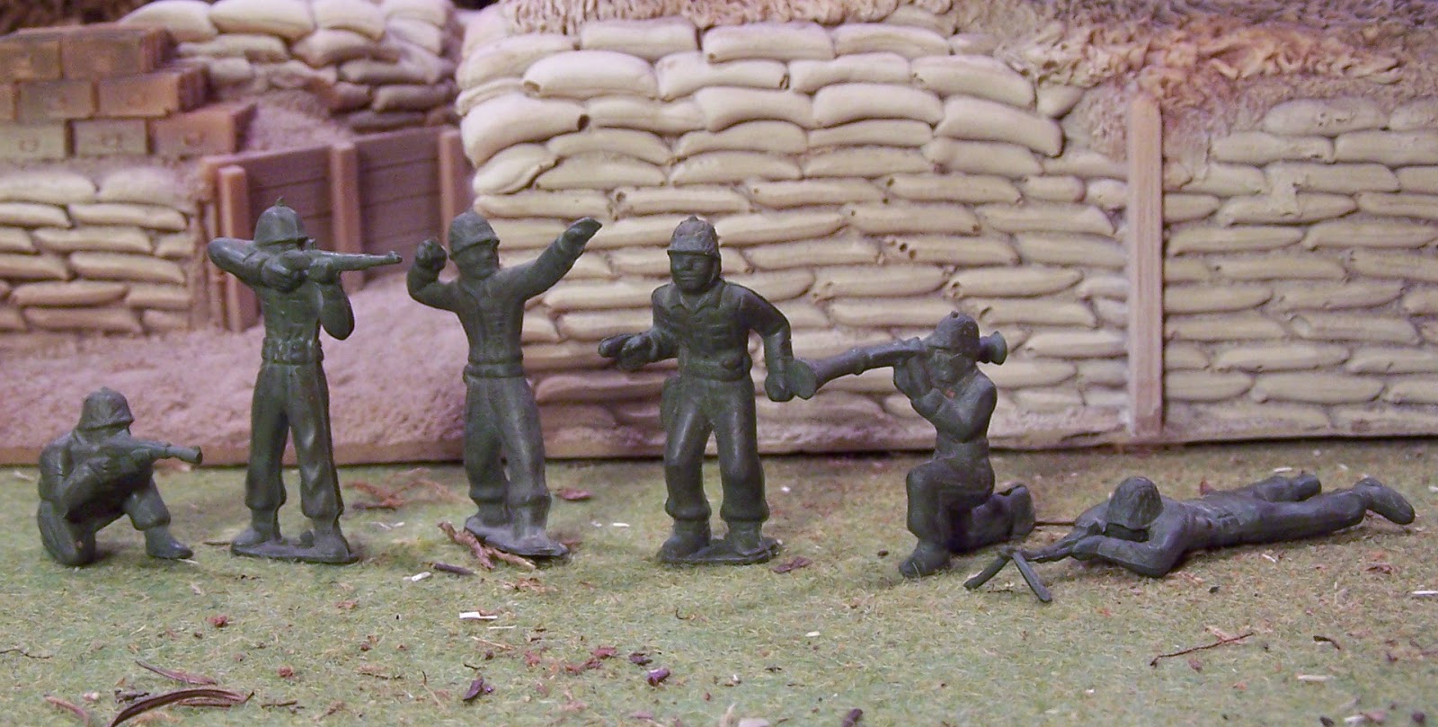 WWII Plastic Toy Soldiers: Marx - Toy Soldiers