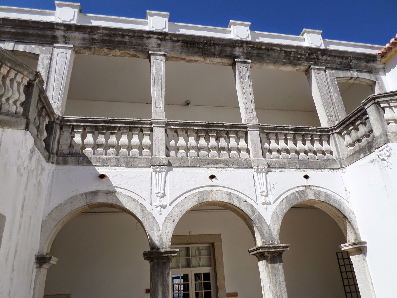 Coysas e Loysas sobre Ansião : O Palácio da Cerca em Almada