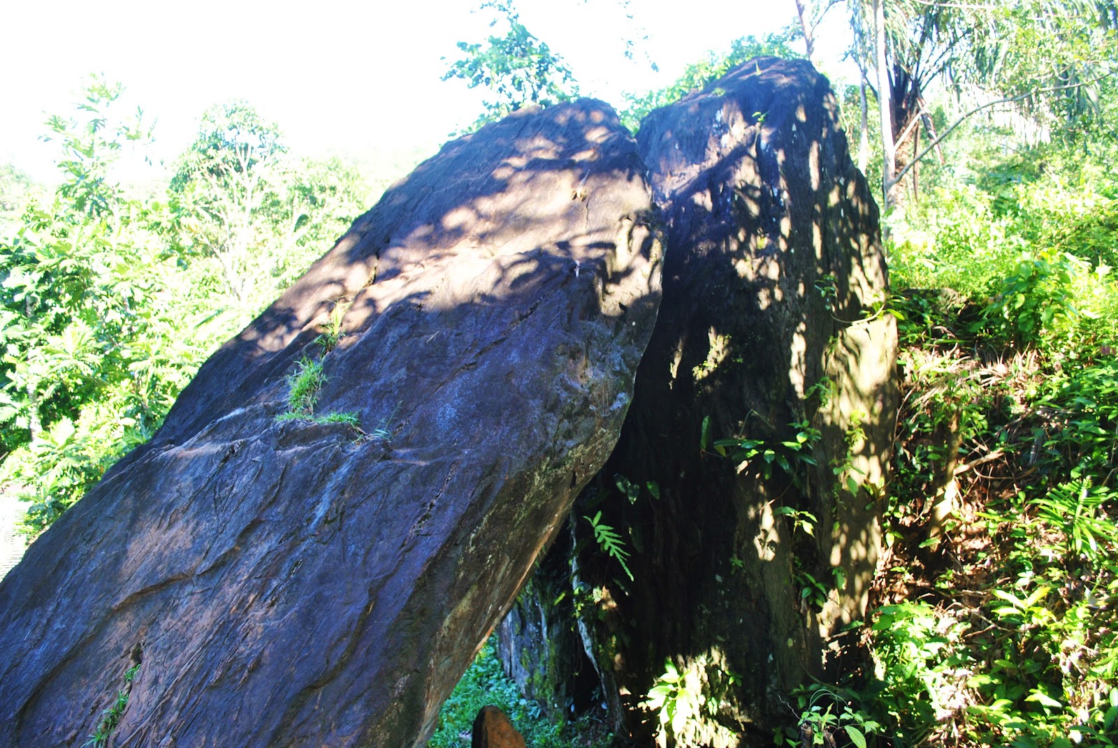 EXPLORE MABARUMA: The Kissing Rocks