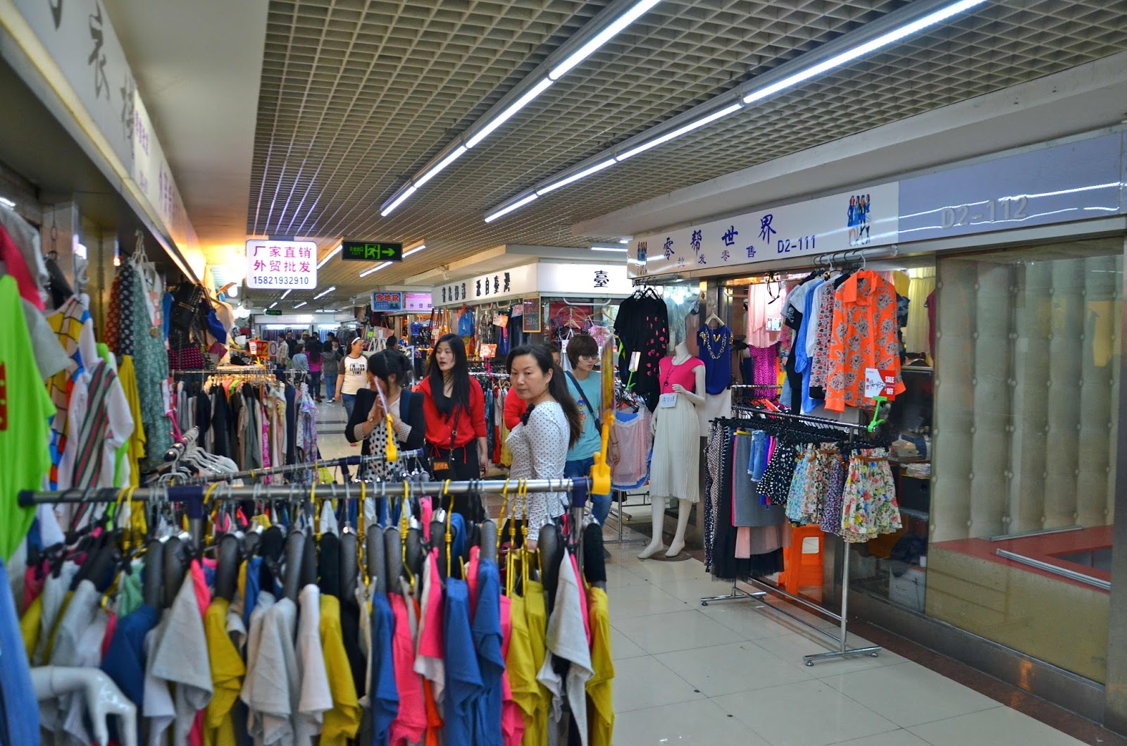 Mood Style Walker: Shopping in Shanghai : Qipu Lu