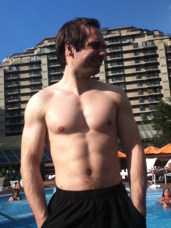 Men'sHealth Summary - Fit Readers: DAVID MERLIN