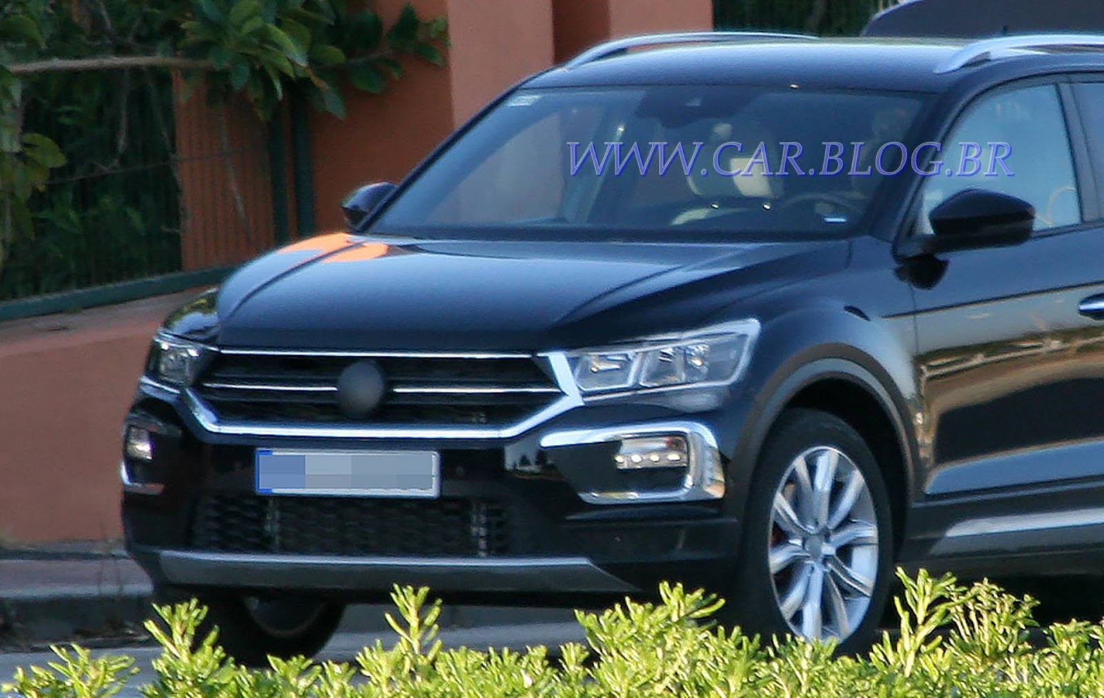 VW Golf T-ROC [SUV]: fotos, preços e especificações