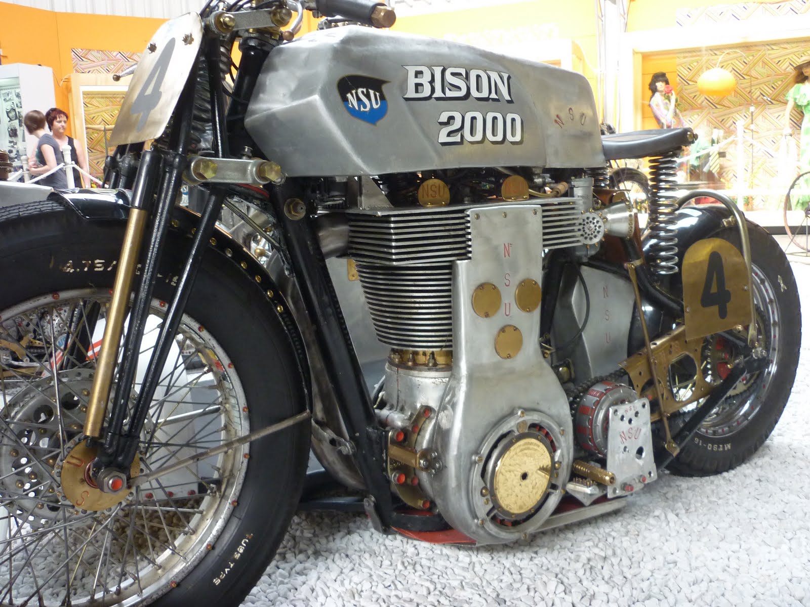 Oil stain garage: NSU Bison 2000