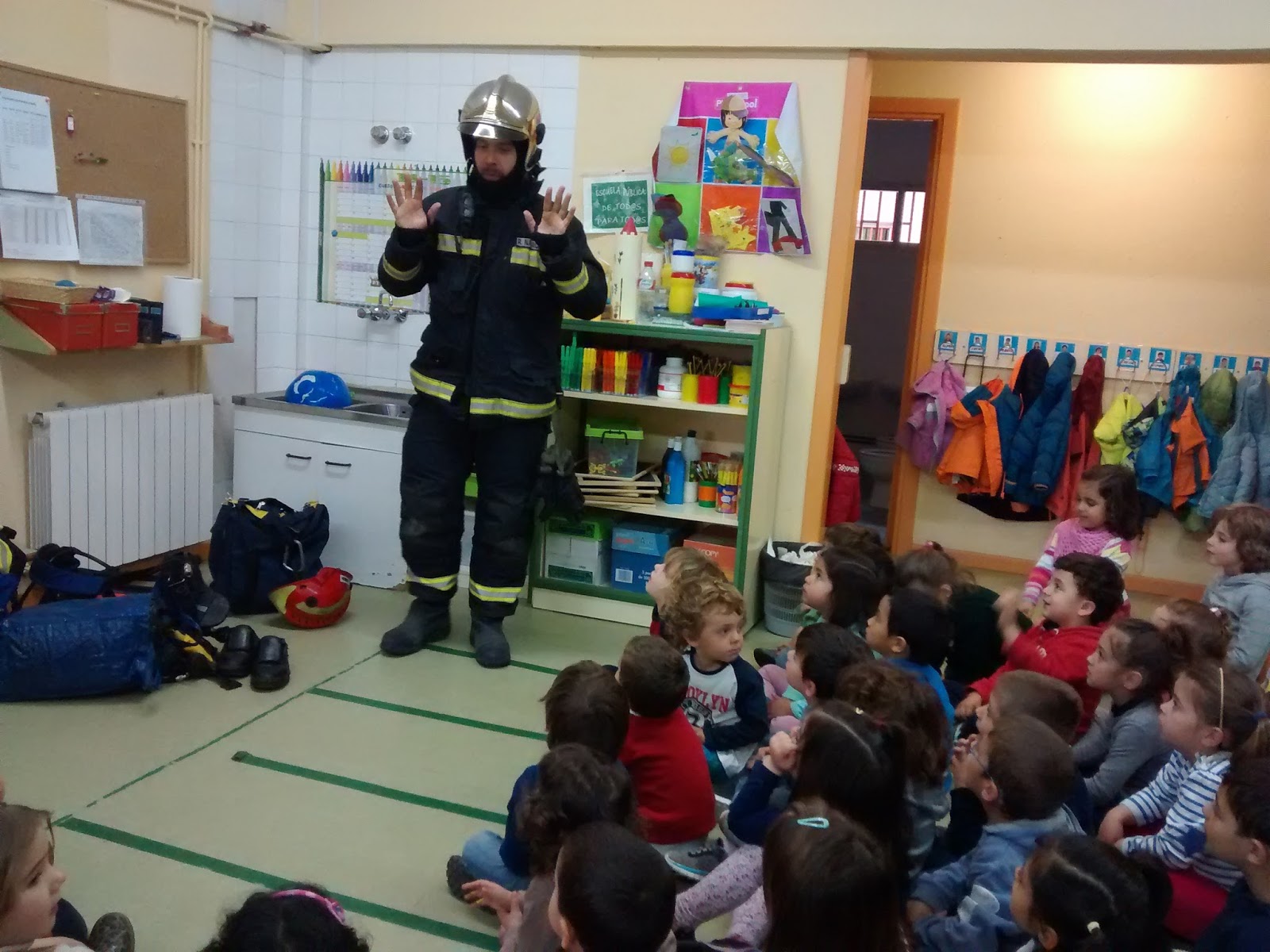 LOS BOMBEROS EN CLASE