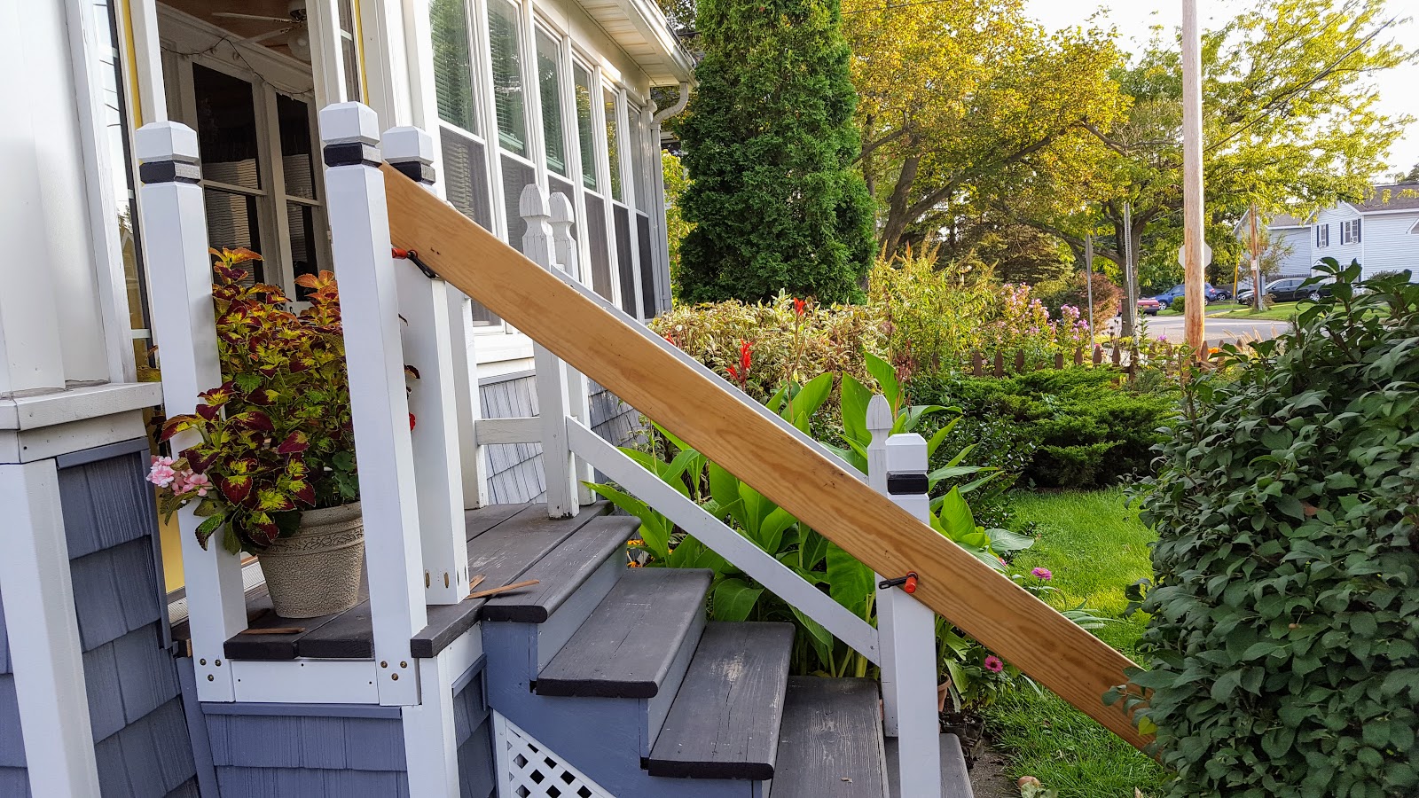 Front Stoop Railings Finished!