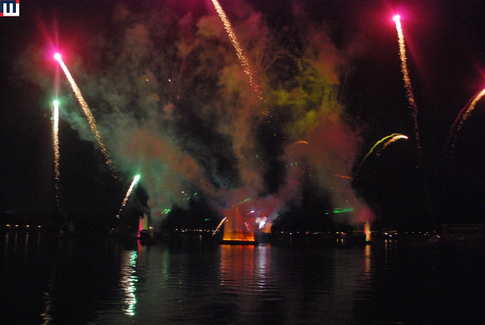 MidwestInfoGuide: Illuminations (Epcot)