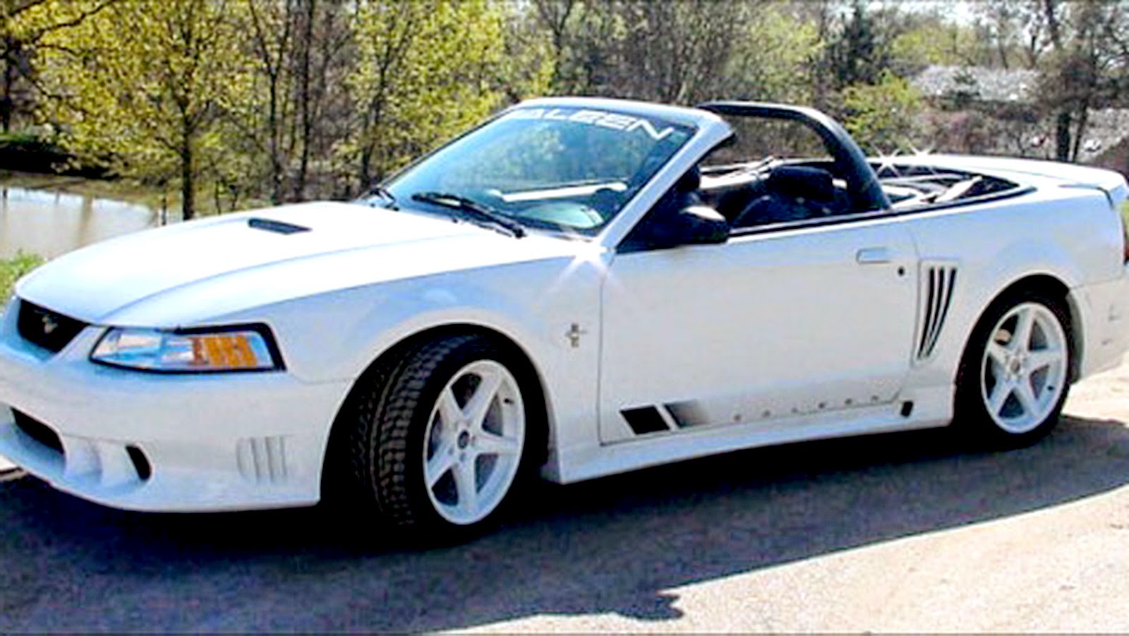 2000 Ford Mustang Convertible