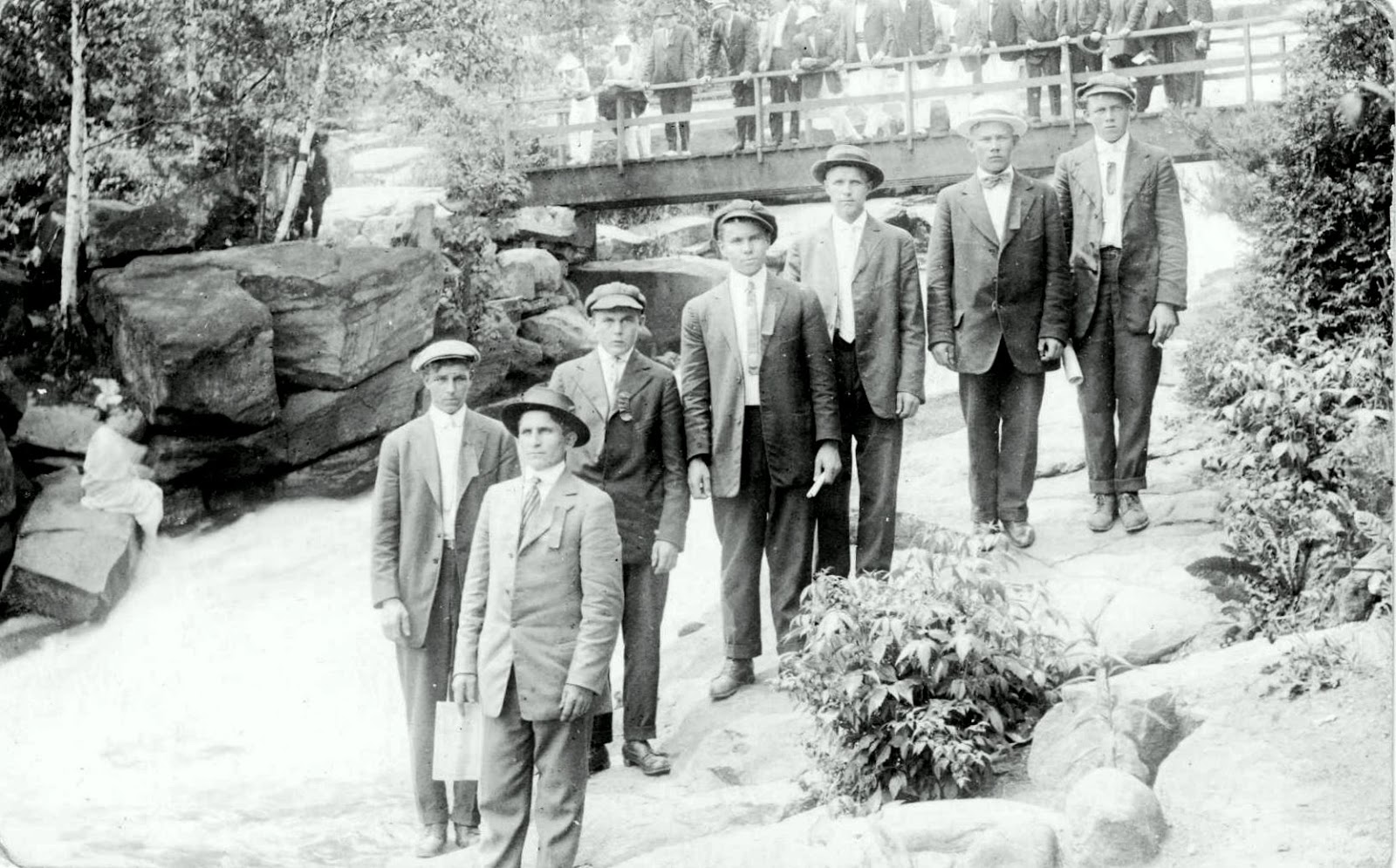 Aunt Helga's Album - Old Pictures of Finnish Americans: Summer party