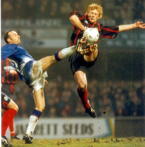 English Football Retro TV: Simon Milton vs Colin Hendry