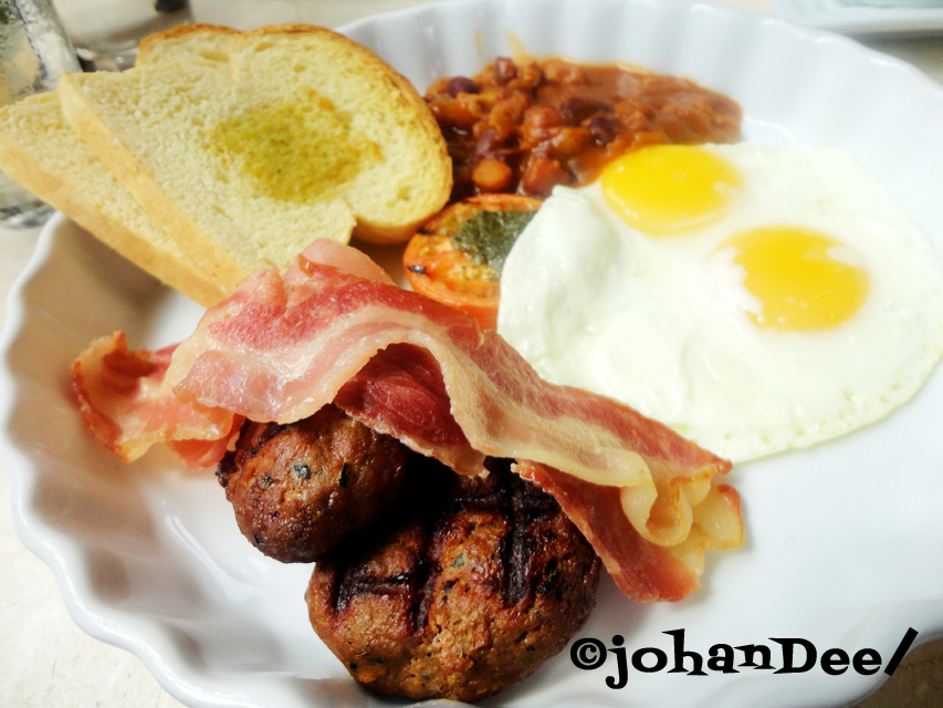 MOMO Breakfast at the Ayala Triangle :)) | ©johanDee/