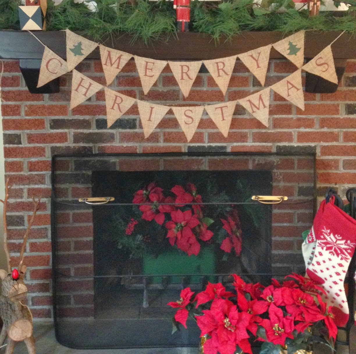 Two It Yourself: {Easy Printed} Merry Christmas Burlap Banner