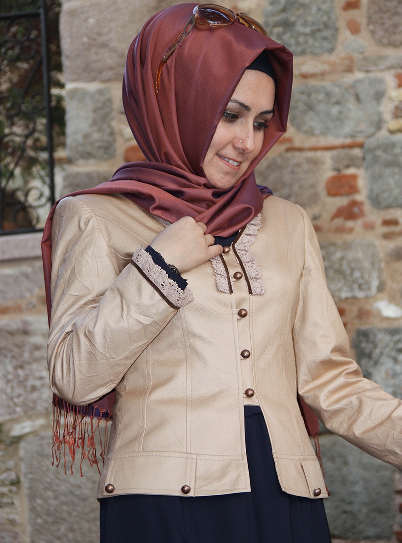 Trendy Hijab Fashion: Lacy Leather Jacket Models