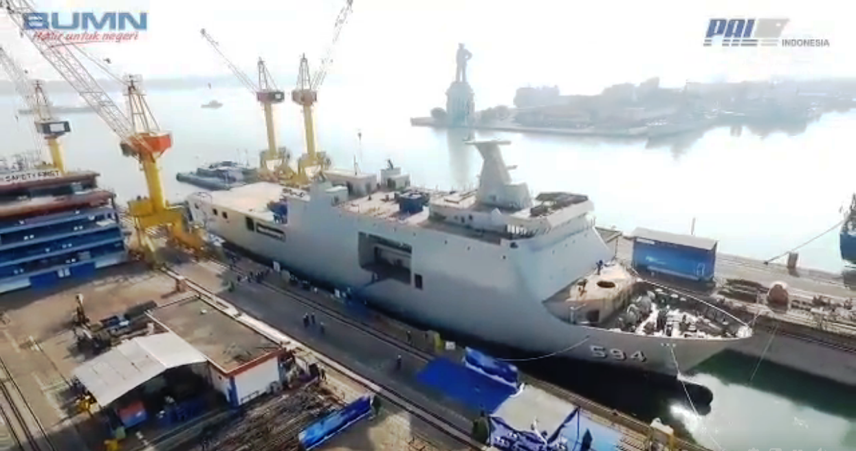 DEFENSE STUDIES: PAL Indonesia Luncurkan LPD 124M Pesanan TNI AL
