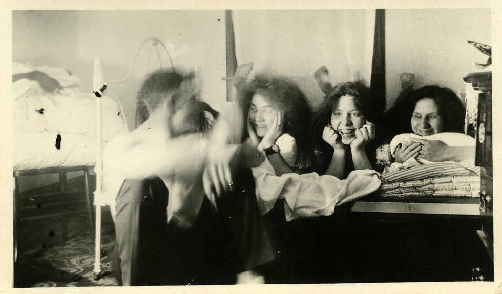 Live As You Like – 49 Snapshots Show That Life in the Past Was Probably ...