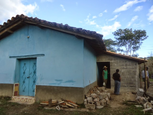 CONSTRUCCION DE CASA CURAL EN IGLESIA CATOLICA , LA LAGUANA SAN NICOLAS ...
