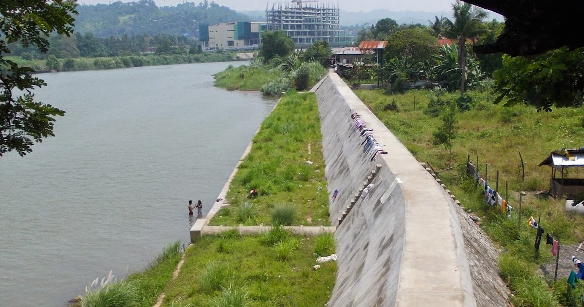 Cagayan de Oro Snapshots: River dike 4