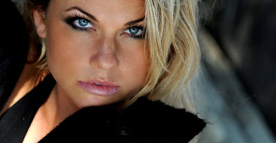 You're Waiting For a Train...: Pretty Girl 04.13.12 - Michelle Pierce