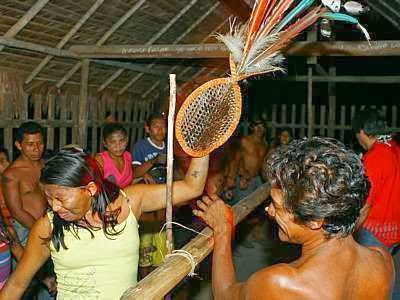 Ritual de Iniciación de la Tribu Satere Mawe - Tradiciones y ...