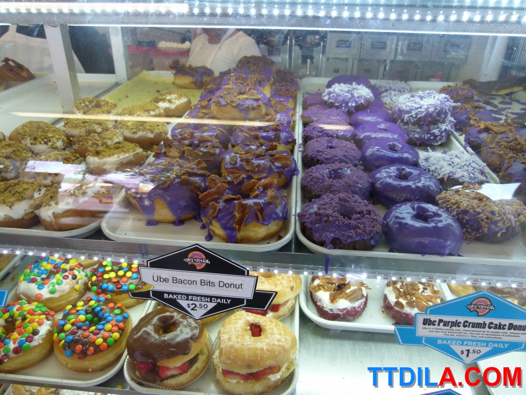 Things To Do In Los Angeles: DK’s Donuts & Bakery aka Donut Heaven