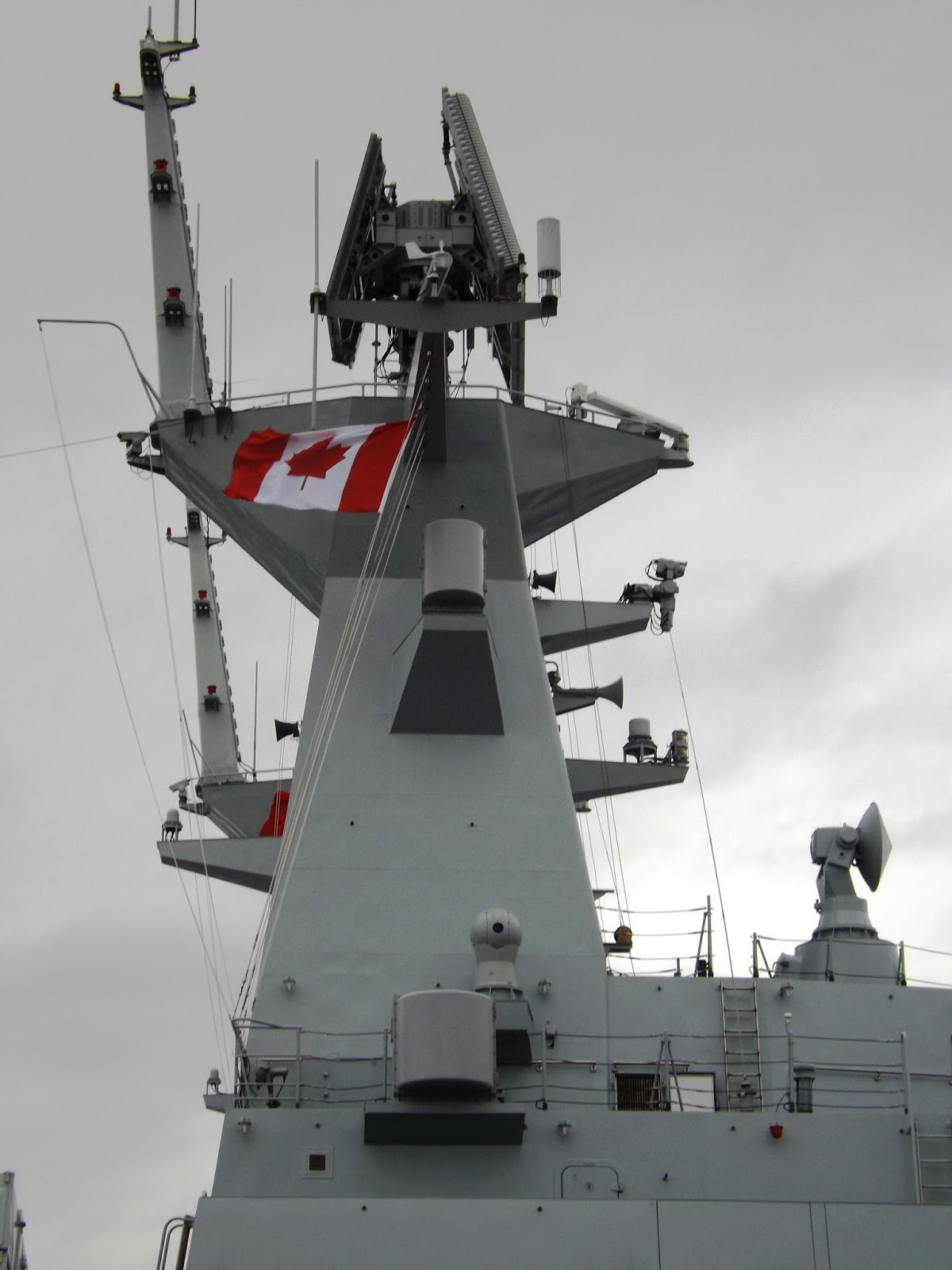 CANADIAN DEFENCE MATTERS: CHINESE WARSHIPS VISIT VICTORIA