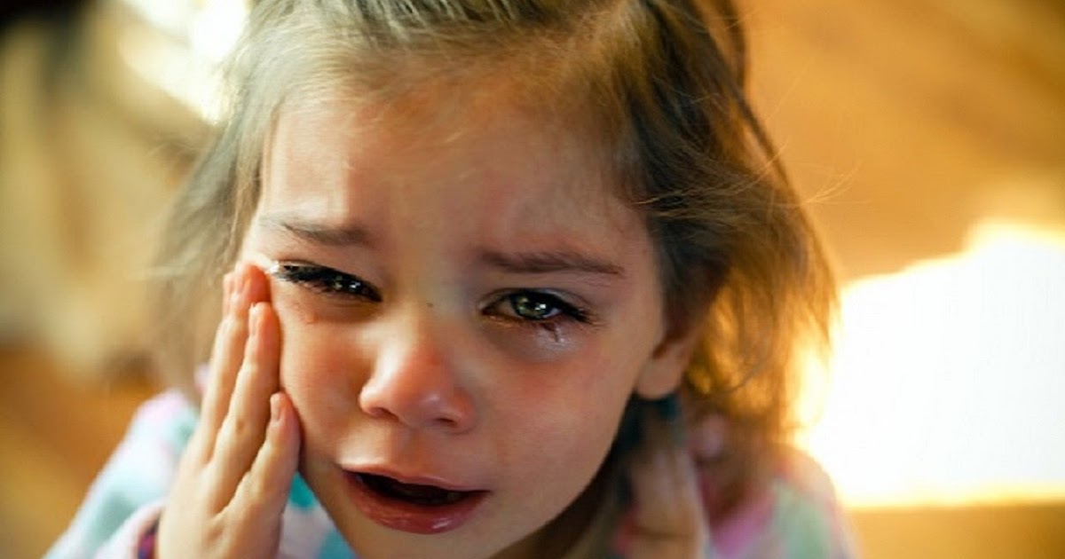 POEMAS de FLOR OLIVA: LA NIÑA LLORA