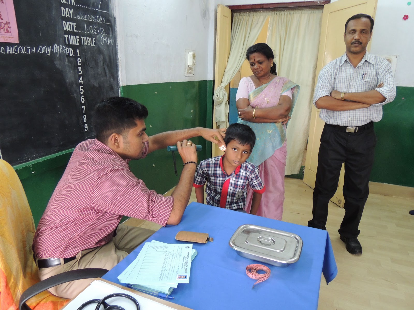 Kendriya Vidyalaya, Adoor(I): Students Medical Check-up in Vidyalaya